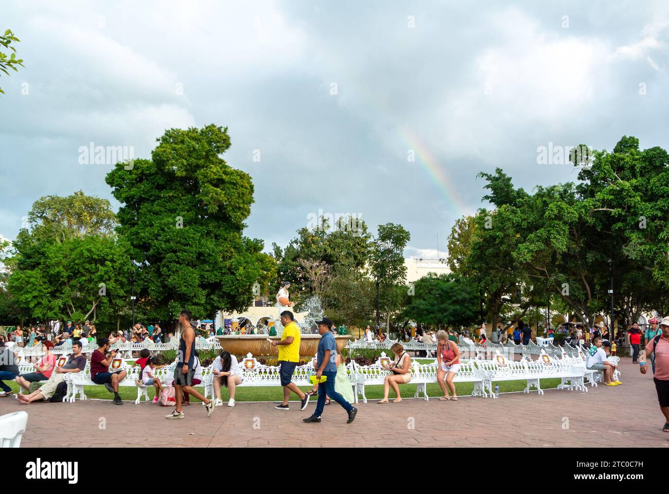 Valladolid, Yucatan, Mexico, People sitting a white bench, Principal ...
