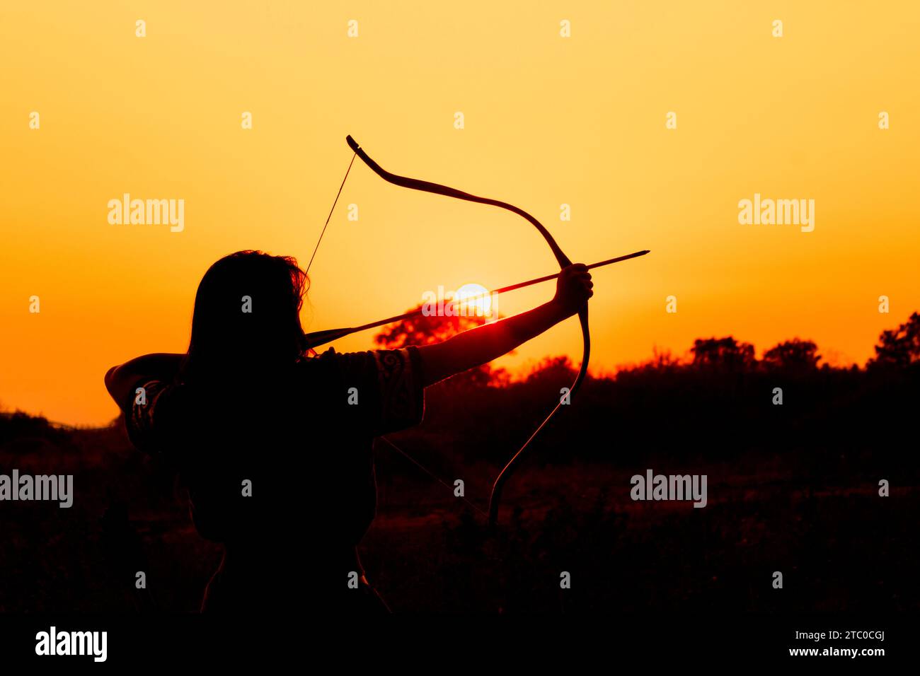 Archer man bow outdoor training hi-res stock photography and images - Alamy