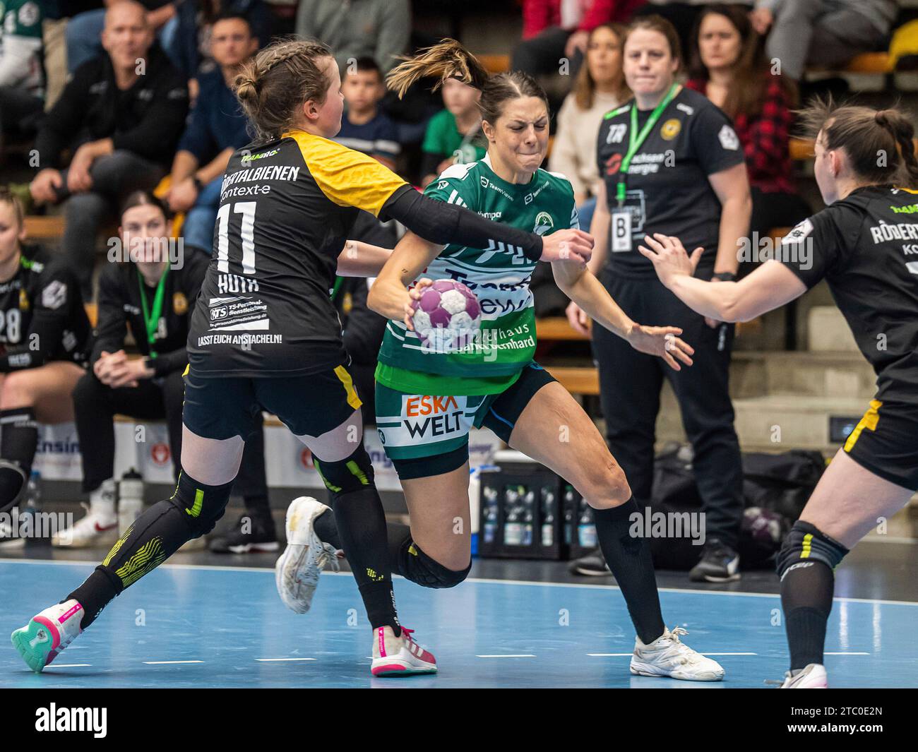 Goeppingen, Deutschland. 09th Dec, 2023. Carmen Moser (Frisch Auf ...