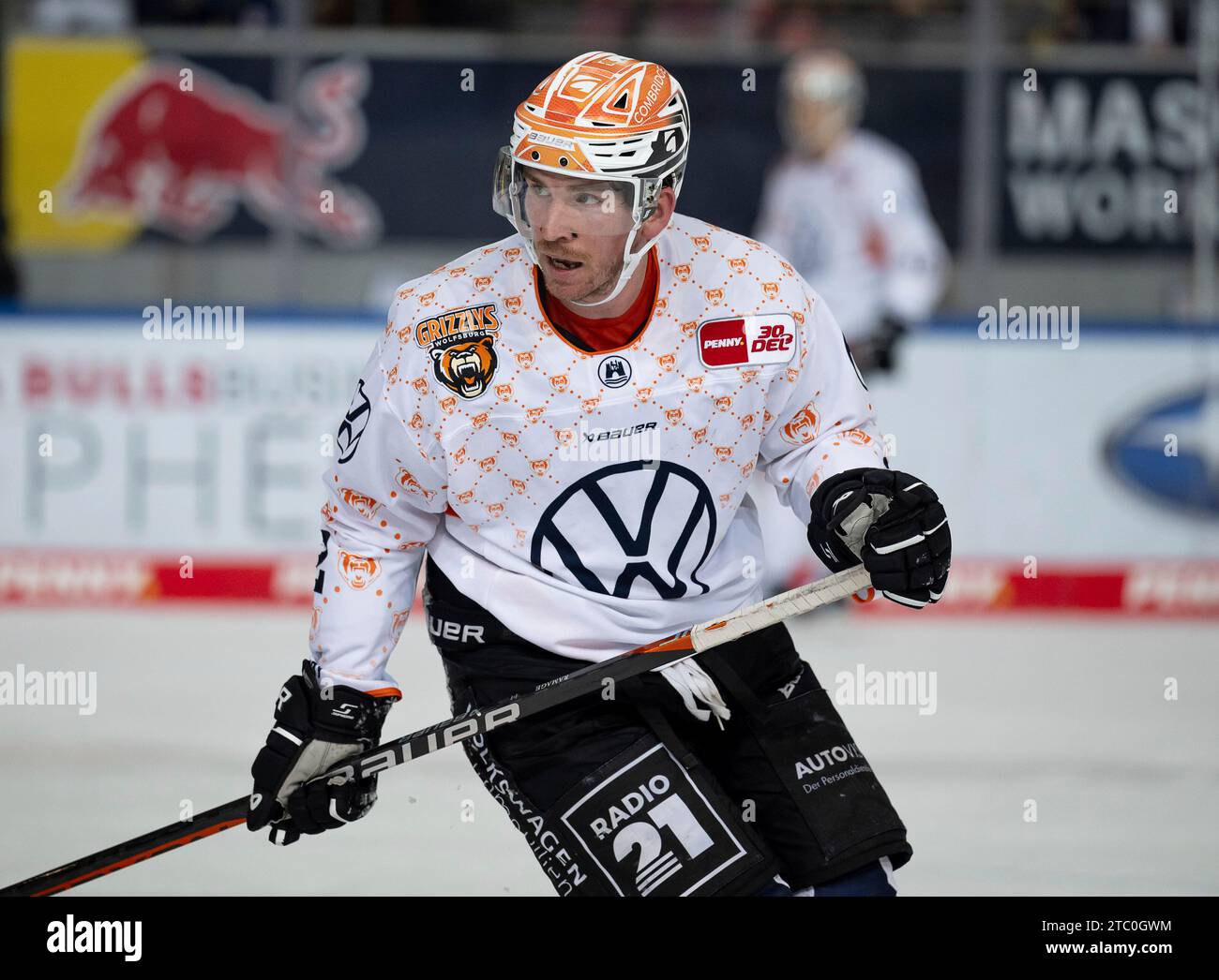 Muenchen, Deutschland. 08th Dec, 2023. John Ramage (Grizzlys Wolfsburg ...