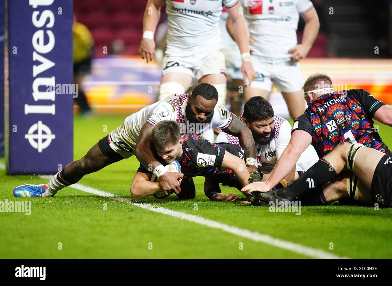Bristol Bears' Harry Randall scores their side's third try of the game ...