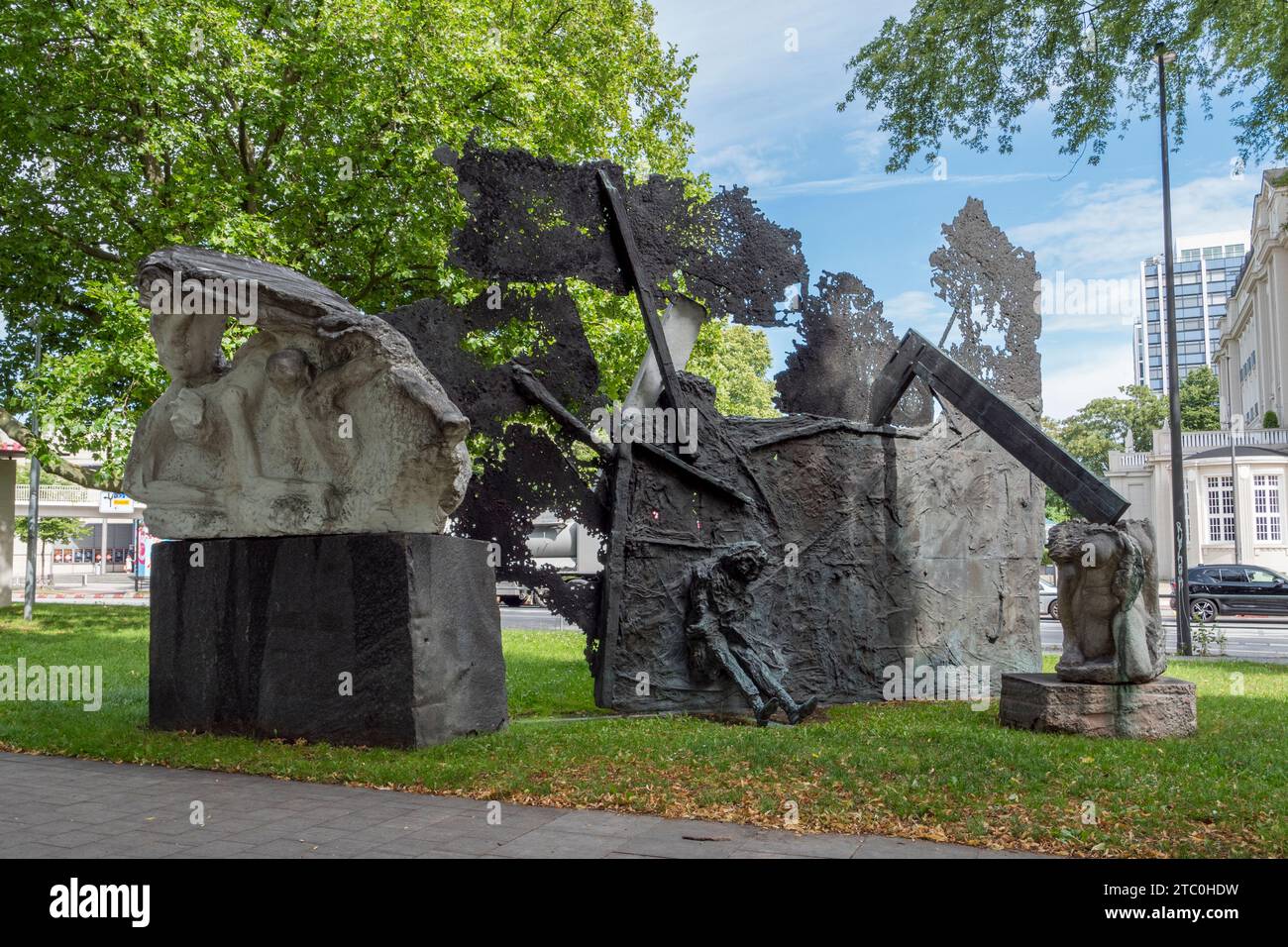 The Kriegerdenkmal am Dammtordamm war memorial in Dammtor area of ...