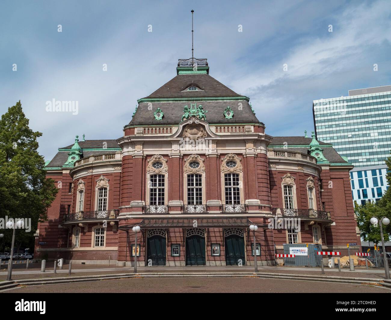 Hamburg concert hall hi-res stock photography and images - Alamy