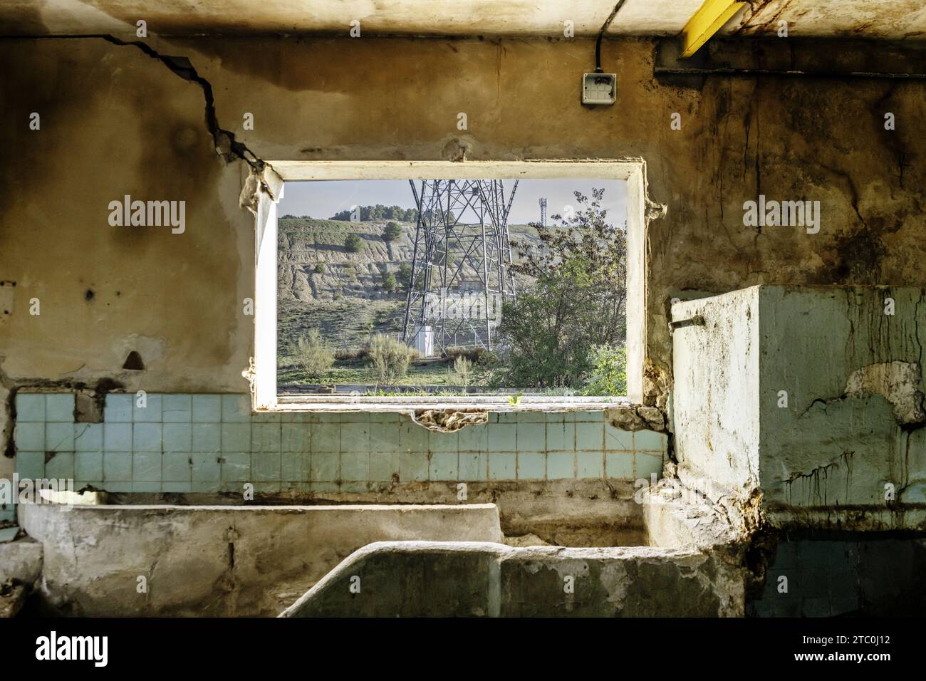 Room in an abandoned building with dilapidated walls of a factory Stock ...