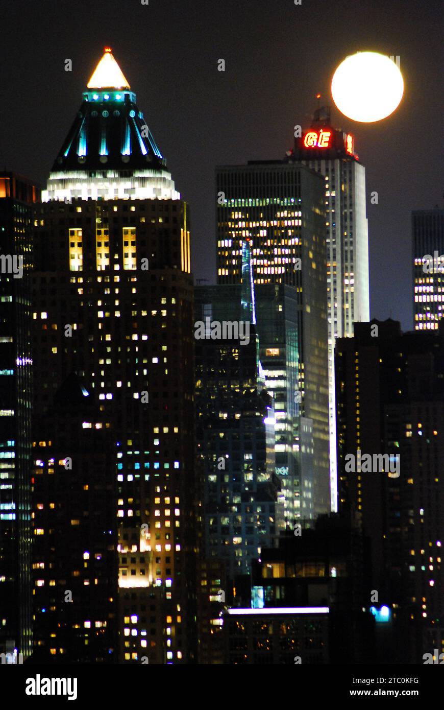 Moonrise night nighttime hi-res stock photography and images - Alamy