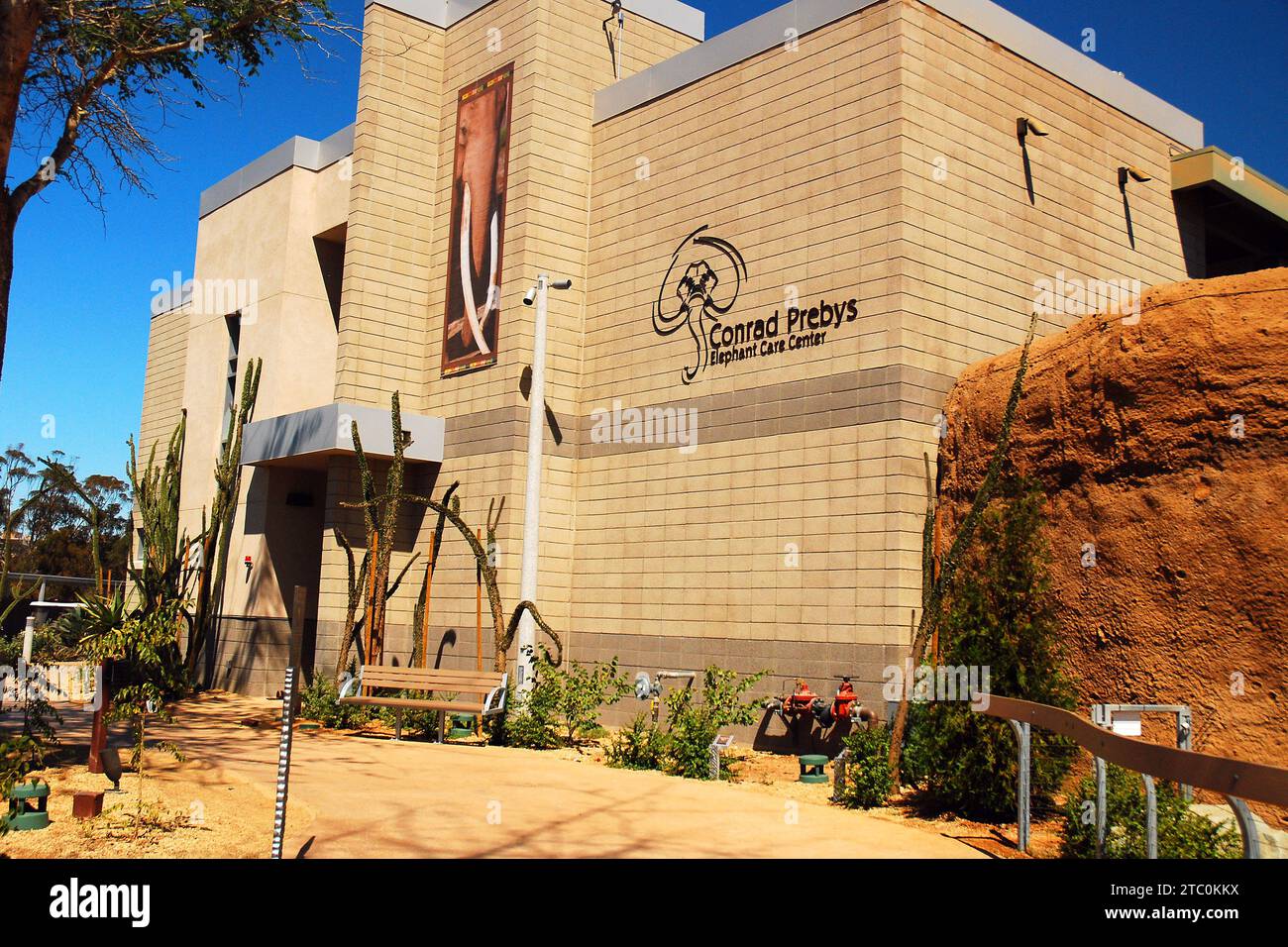 Conrad prebys elephant house hi-res stock photography and images - Alamy