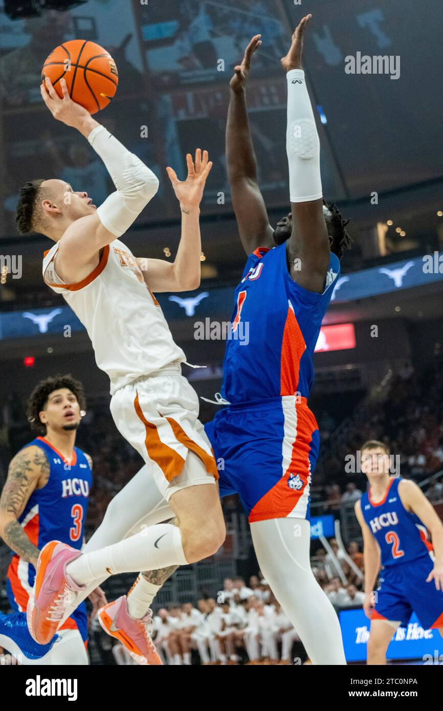 Texas, USA. 9th Dec, 2023. Chendall Weaver #2 of the Texas Longhorns in ...
