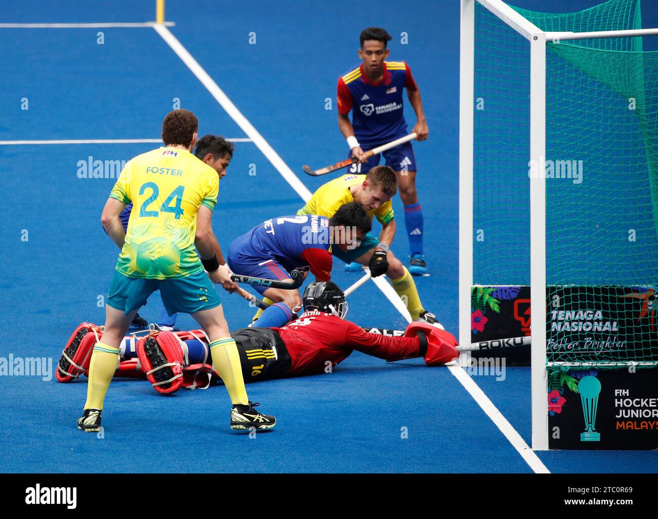 Kuala Lumpur, Malaysia. 08th Dec, 2023. Rogers Lachlan of Australia (R2 ...