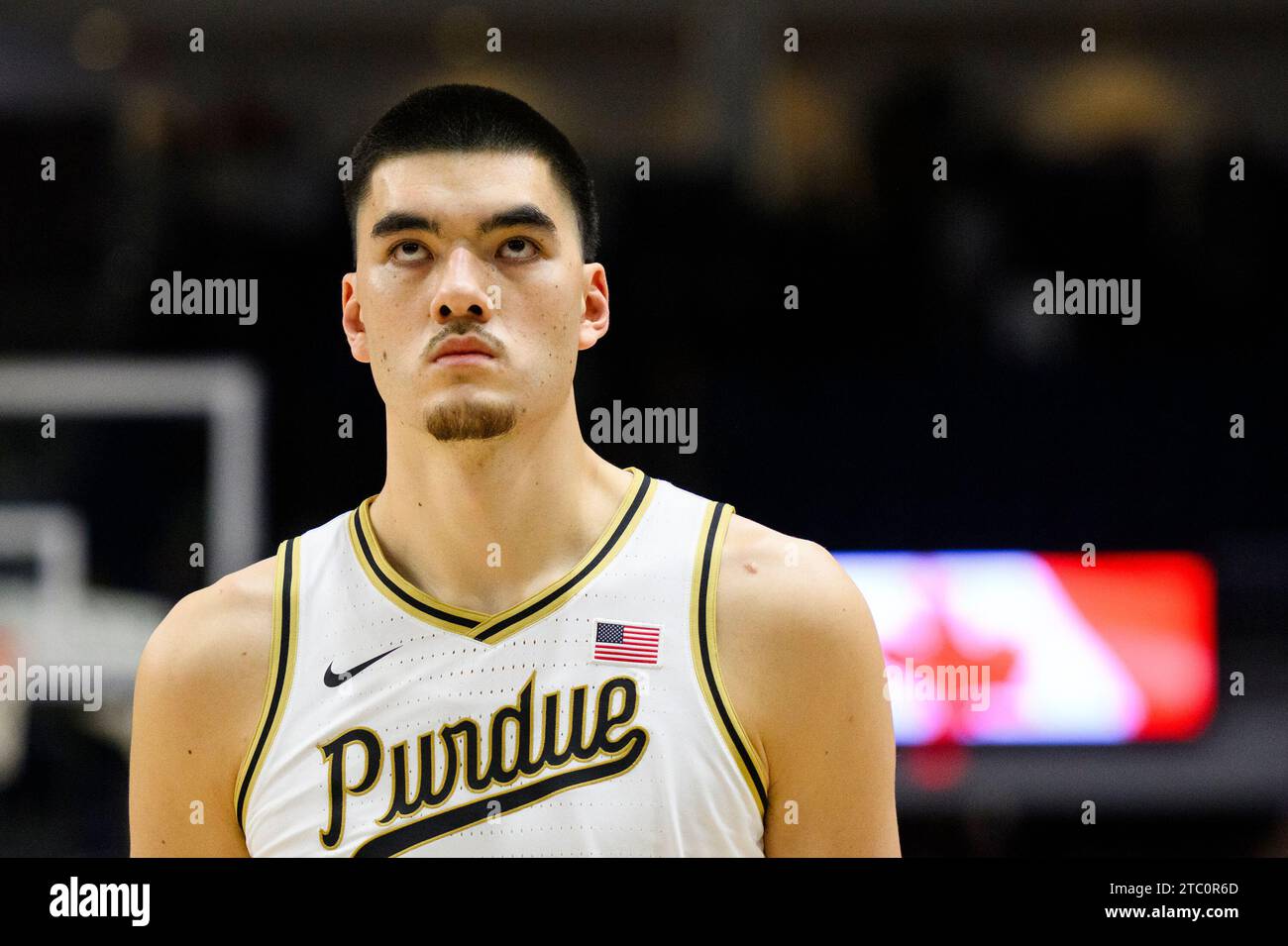 Purdue center Zach Edey (15) stands for the opening ceremonies before ...