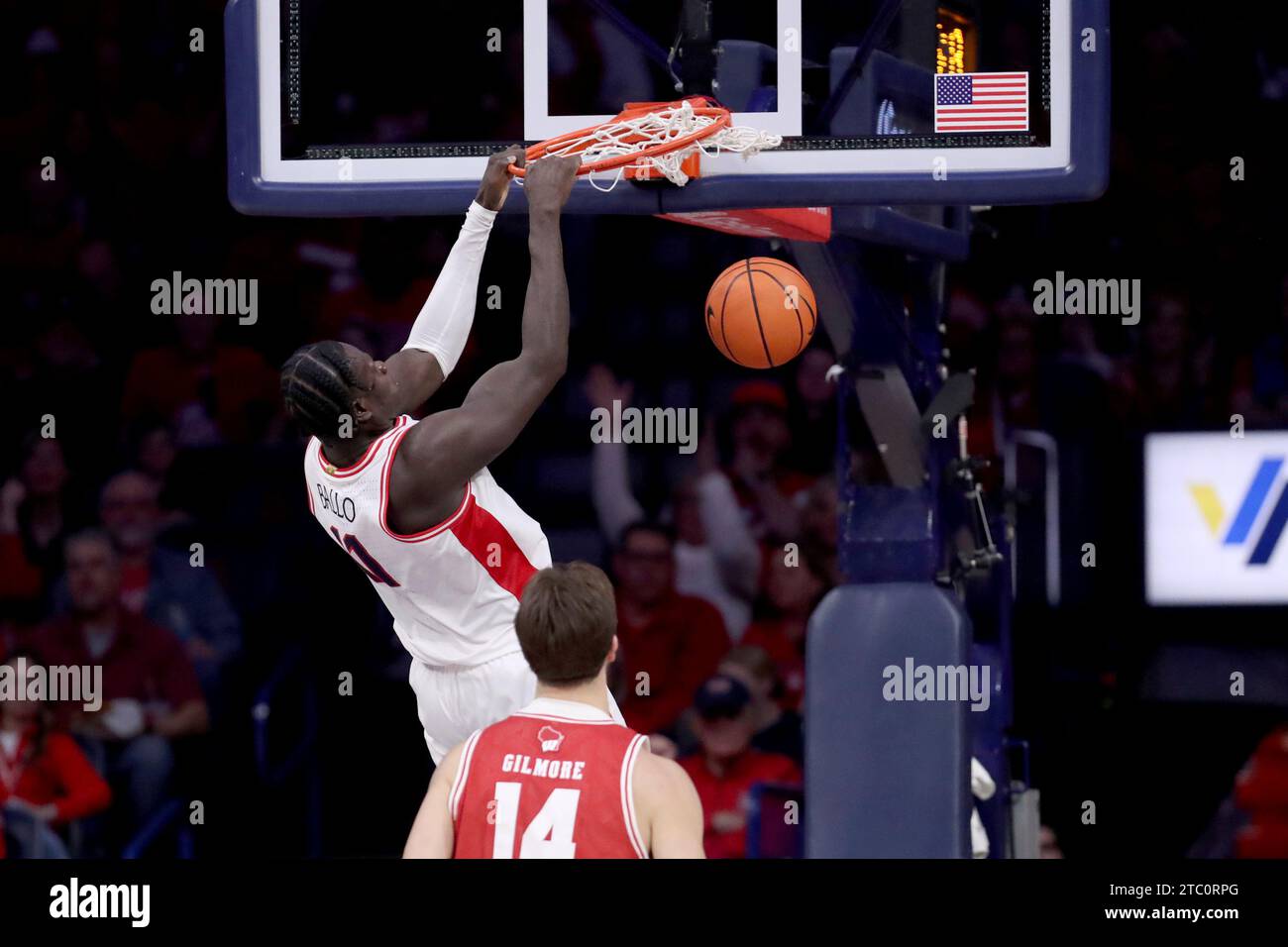 TUCSON, AZ - DECEMBER 09: Arizona Wildcats center Oumar Ballo #11 dunks ...