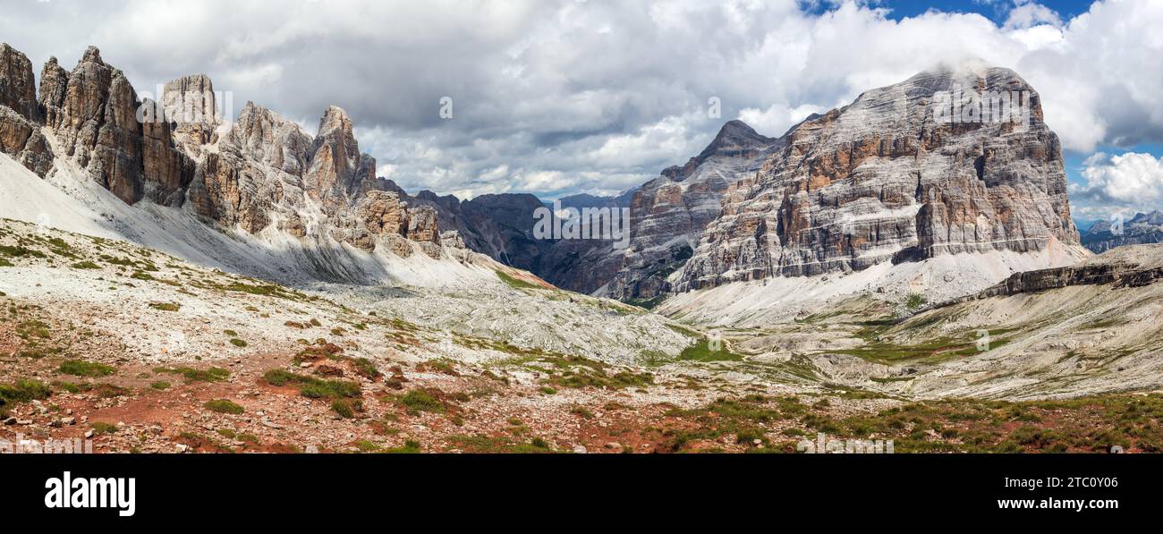 Trekking gruppe hi-res stock photography and images - Alamy