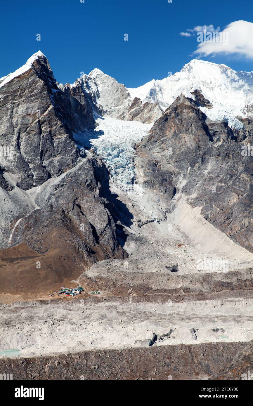 View of mount Cho Oyu from Kongmala pass, Khumbu valley, Solukhumbu ...
