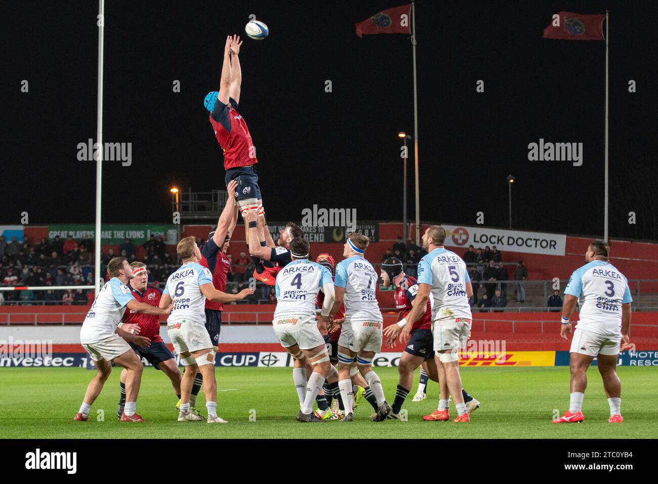 Limerick, Ireland. 09th Dec, 2023. Tadhg Beirne of Munster catches the ...