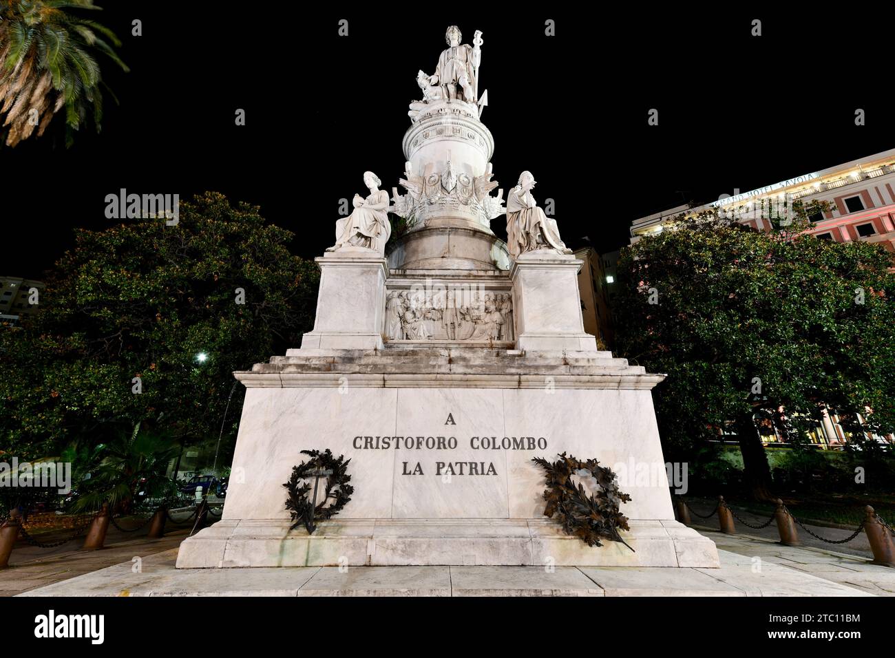 Christopher Columbus monument at night in Genoa, Italy Stock Photo - Alamy