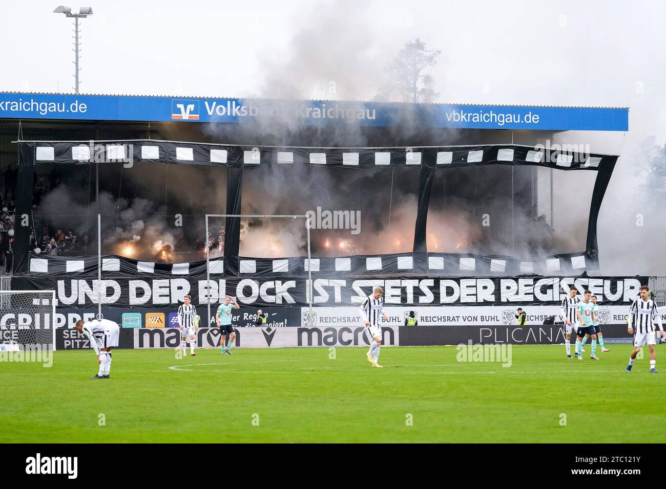 Sandhausen, Deutschland. 09th Dec, 2023. Die Fans vom SV Sandhausen ...