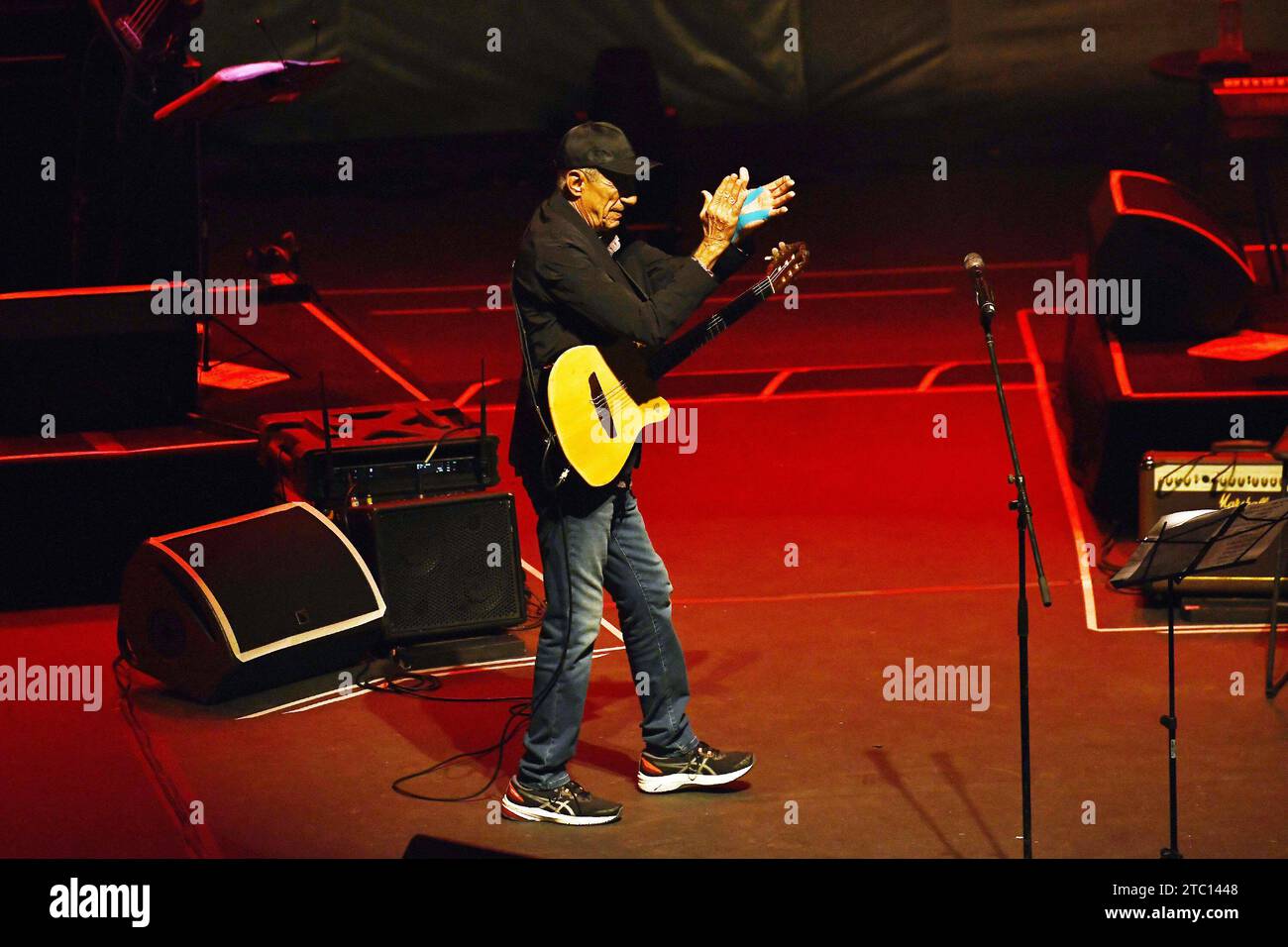 Singer cearense hi-res stock photography and images - Alamy