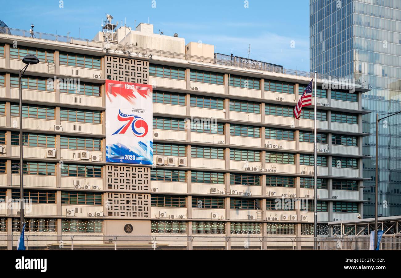 Us consulate building hi-res stock photography and images - Alamy