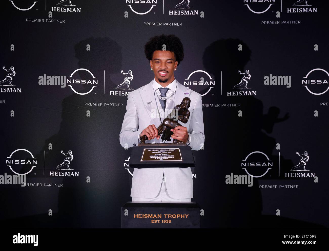 New York, United States. 09th Dec, 2023. LSU quarterback Jayden Daniels ...