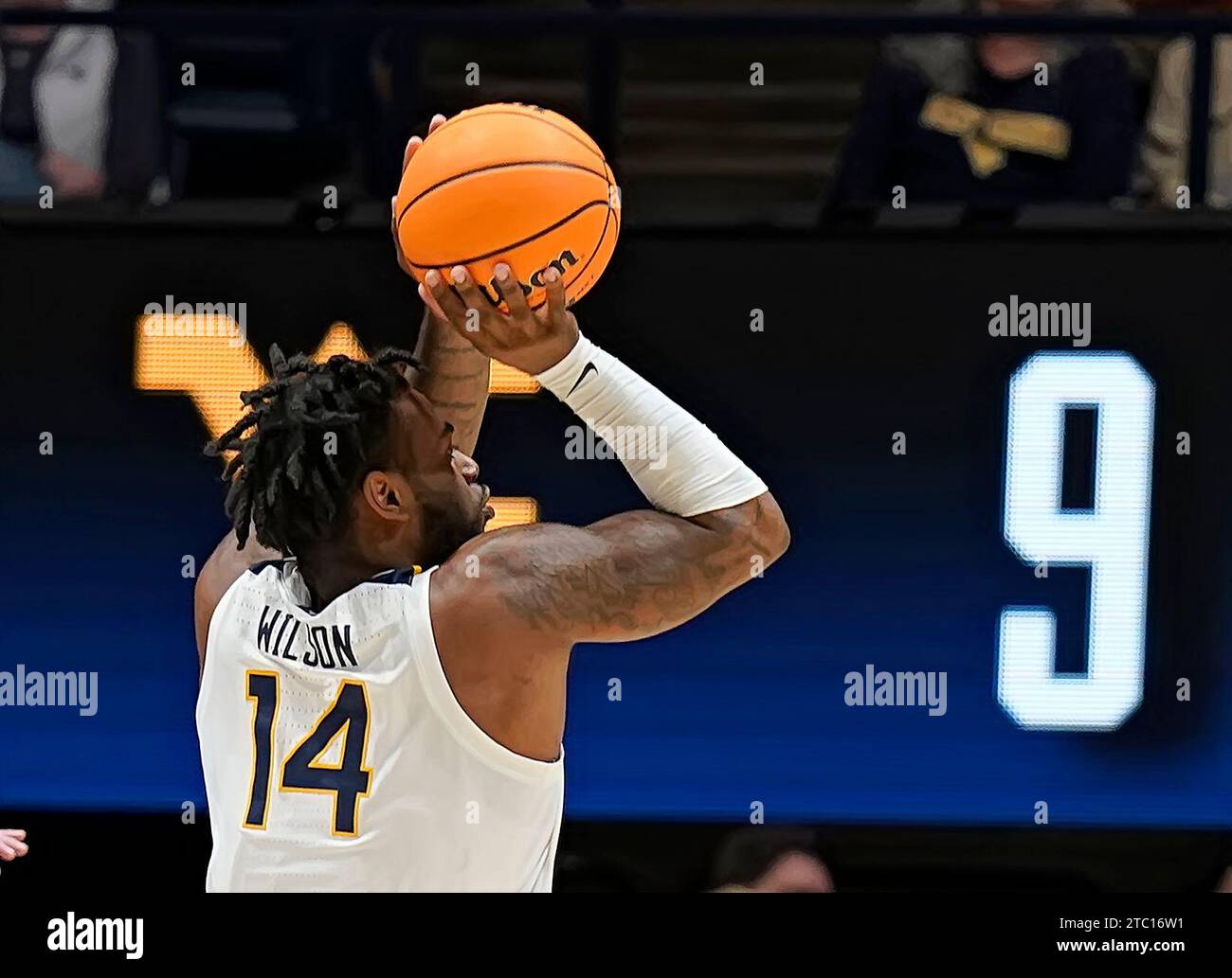 Colllege sports hi-res stock photography and images - Alamy