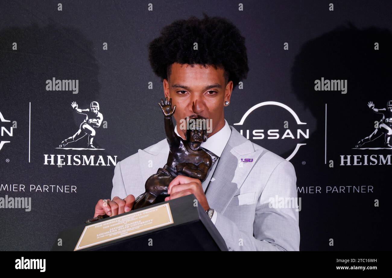 New York, United States. 09th Dec, 2023. LSU quarterback Jayden Daniels ...