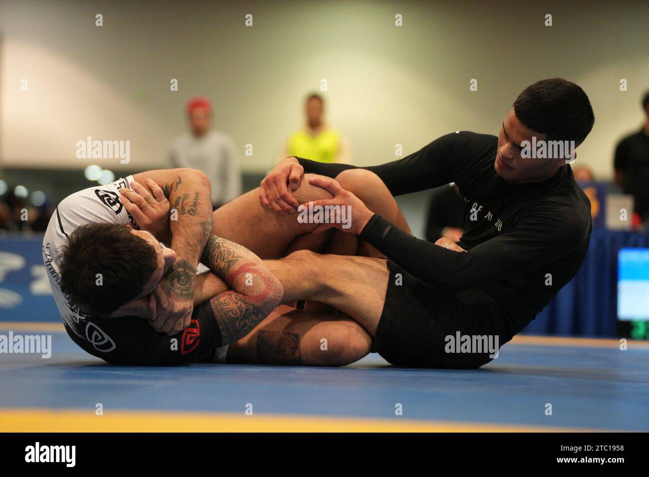 Las Vegas, Nevada, USA. 9th Dec, 2023. Edwin Ocasio attempts submission ...