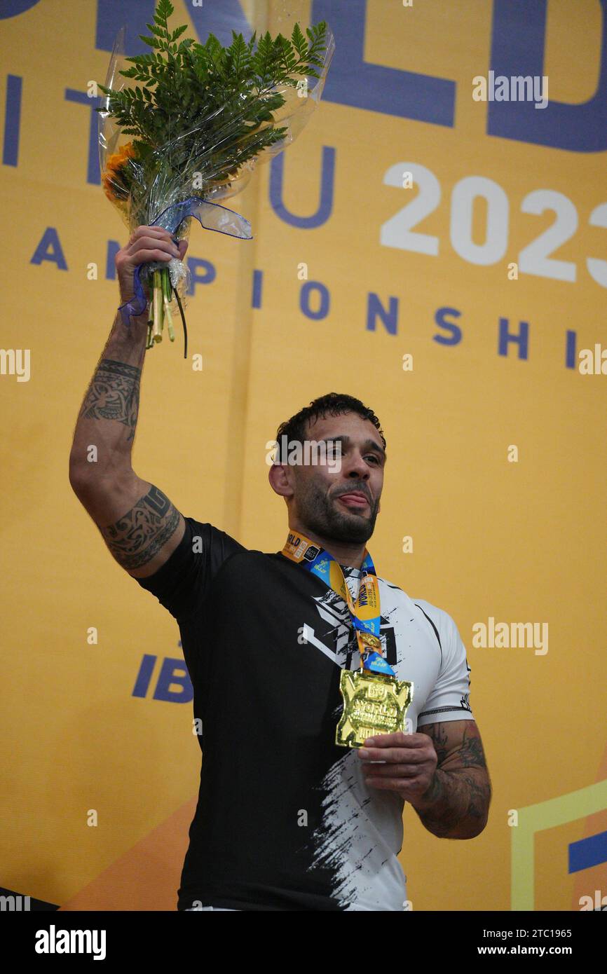 Las Vegas, Nevada, USA. 9th Dec, 2023. Edwin Ocasio celebrates world ...