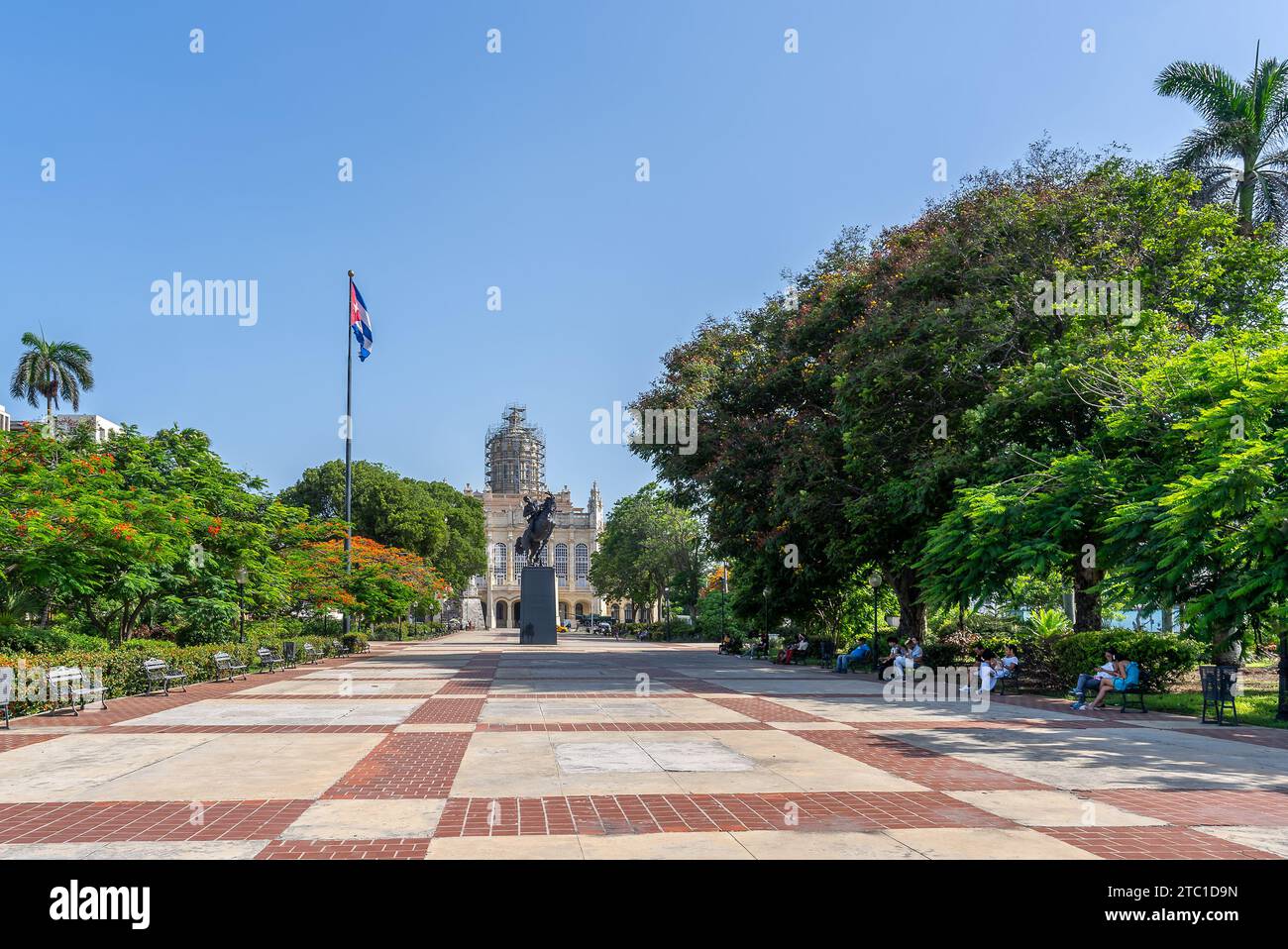 HAVANA, CUBA - JUNE, 12, 2022: a wide shot of a jose marti statue and ...