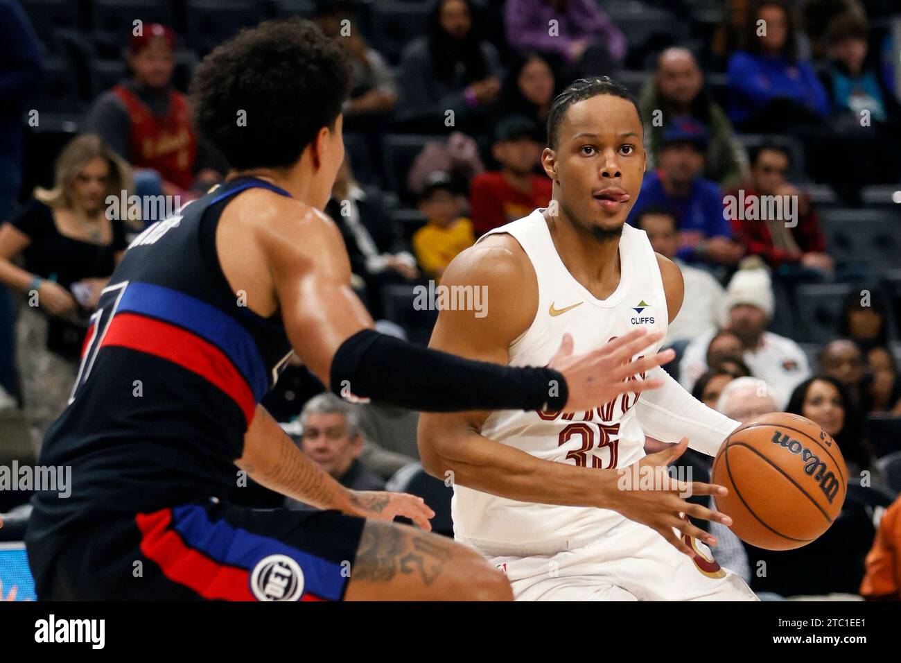Cleveland Cavaliers forward Isaac Okoro (35) drives against Detroit ...