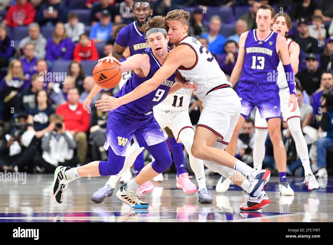 Seattle, WA, USA. 09th Dec, 2023. Washington Huskies guard Paul Mulcahy ...