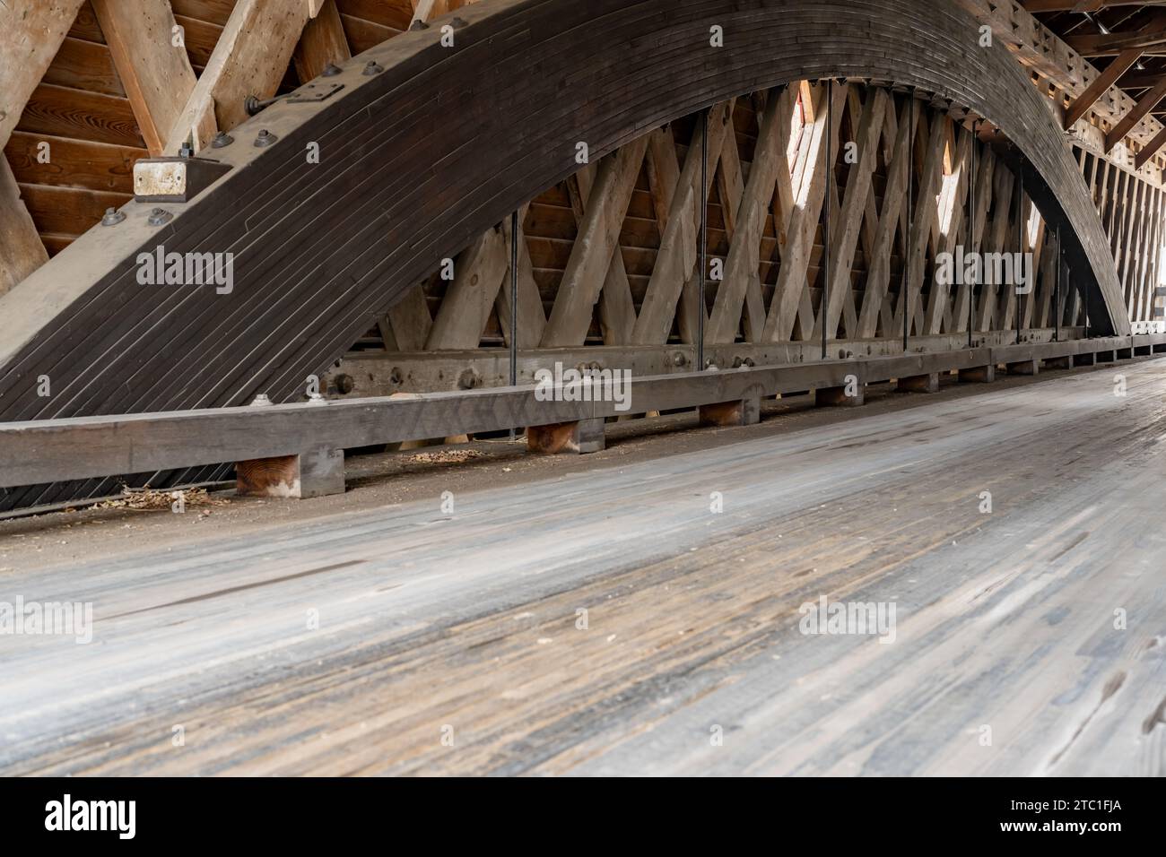 Timber truss bridge hi-res stock photography and images - Alamy