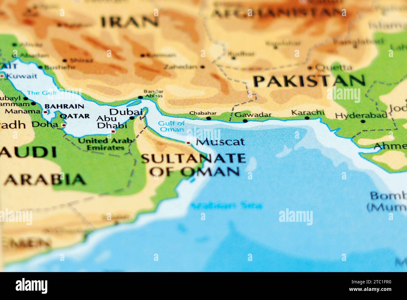 world map of middle east countries, qatar, oman, united arab emirates ...