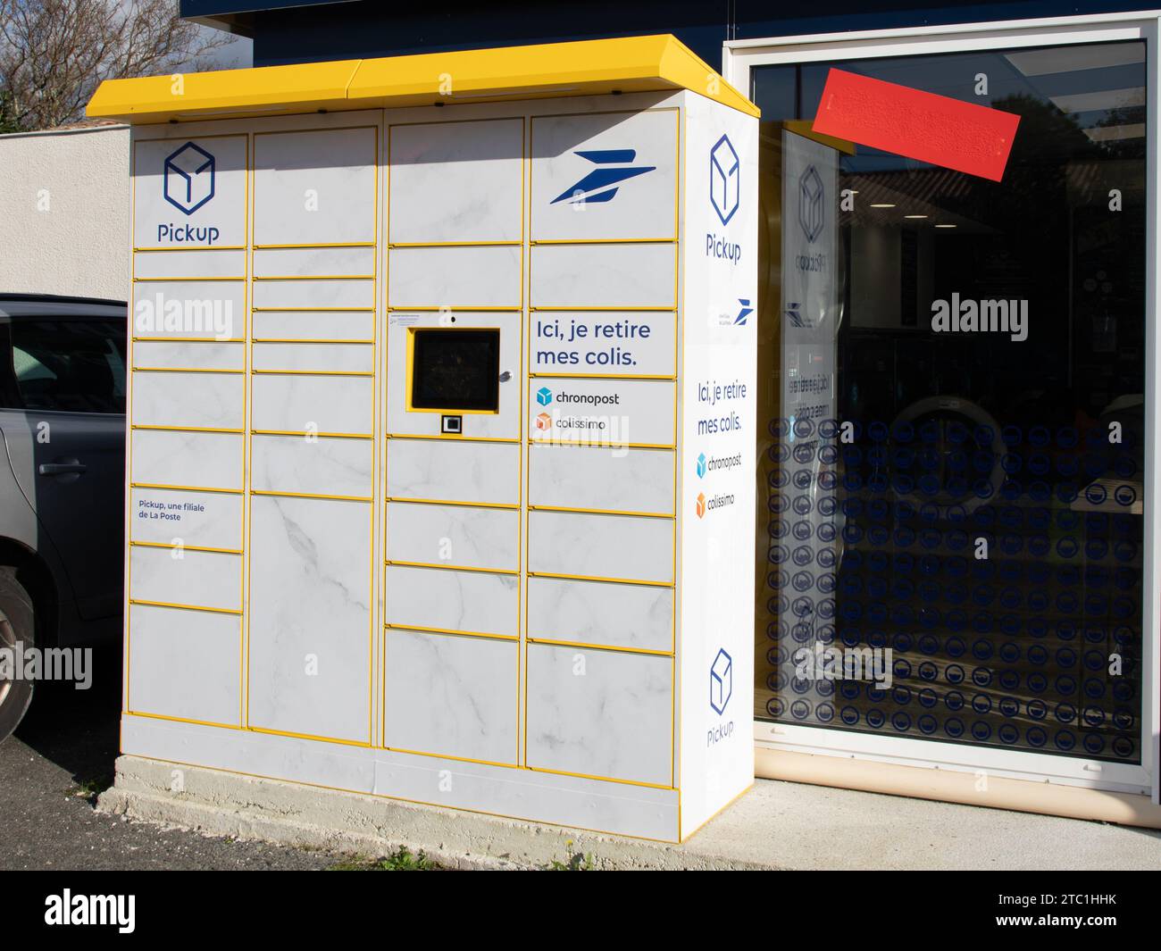 U container logo hi-res stock photography and images - Alamy