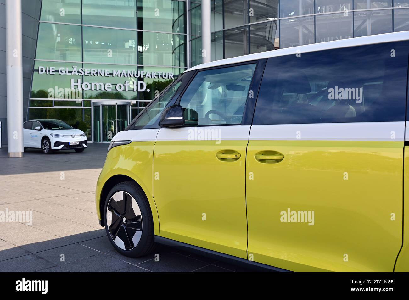 Volkswagen id production hi-res stock photography and images - Alamy