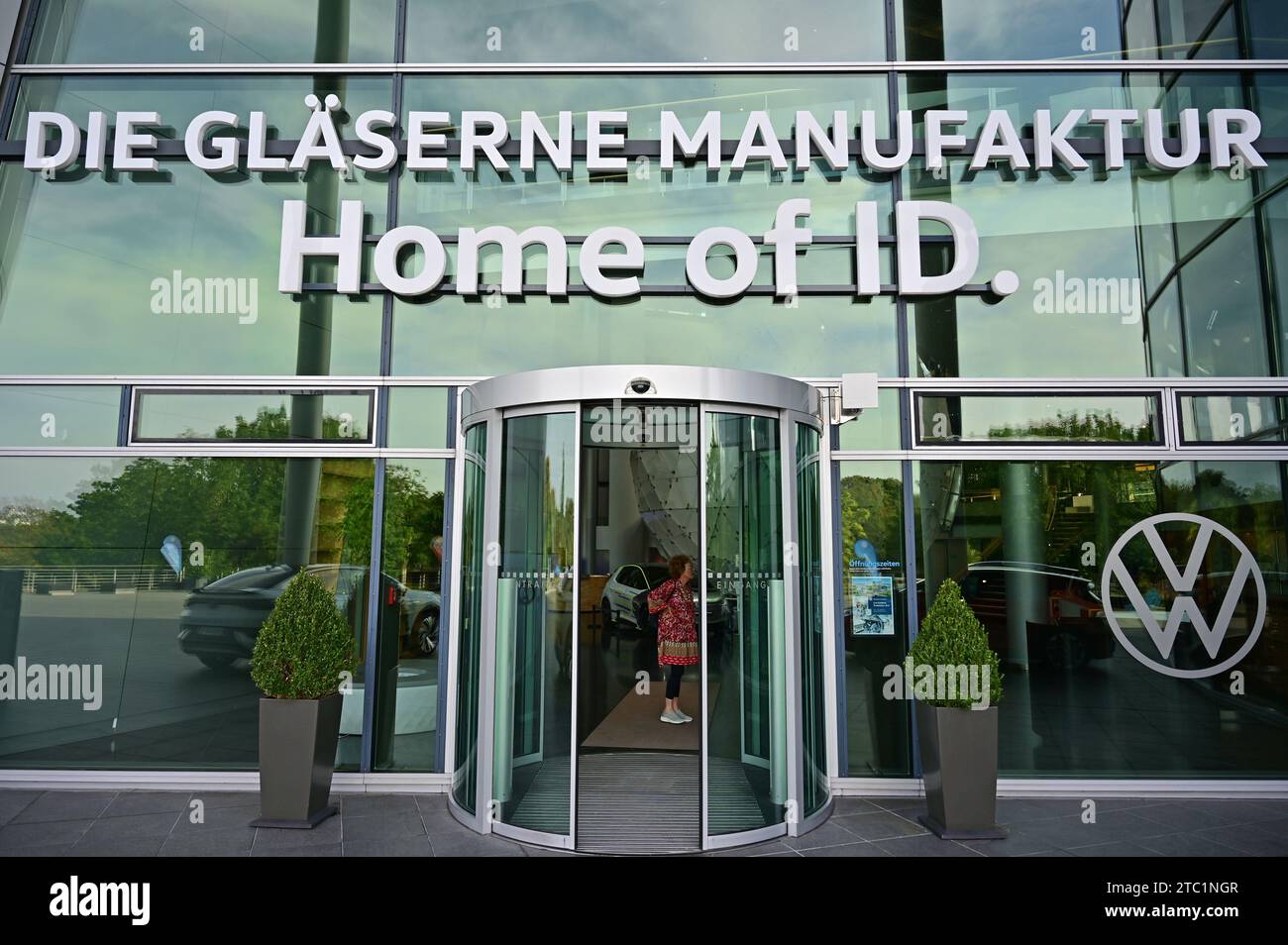 Volkswagen id production hi-res stock photography and images - Alamy