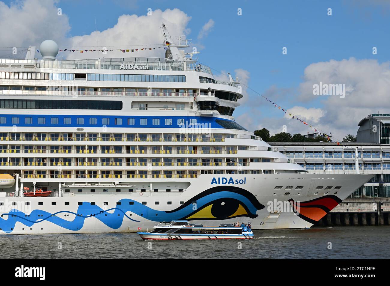 The cruise ship AIDAsol at the Hamburg cruise terminal "Hamburg Cruise ...