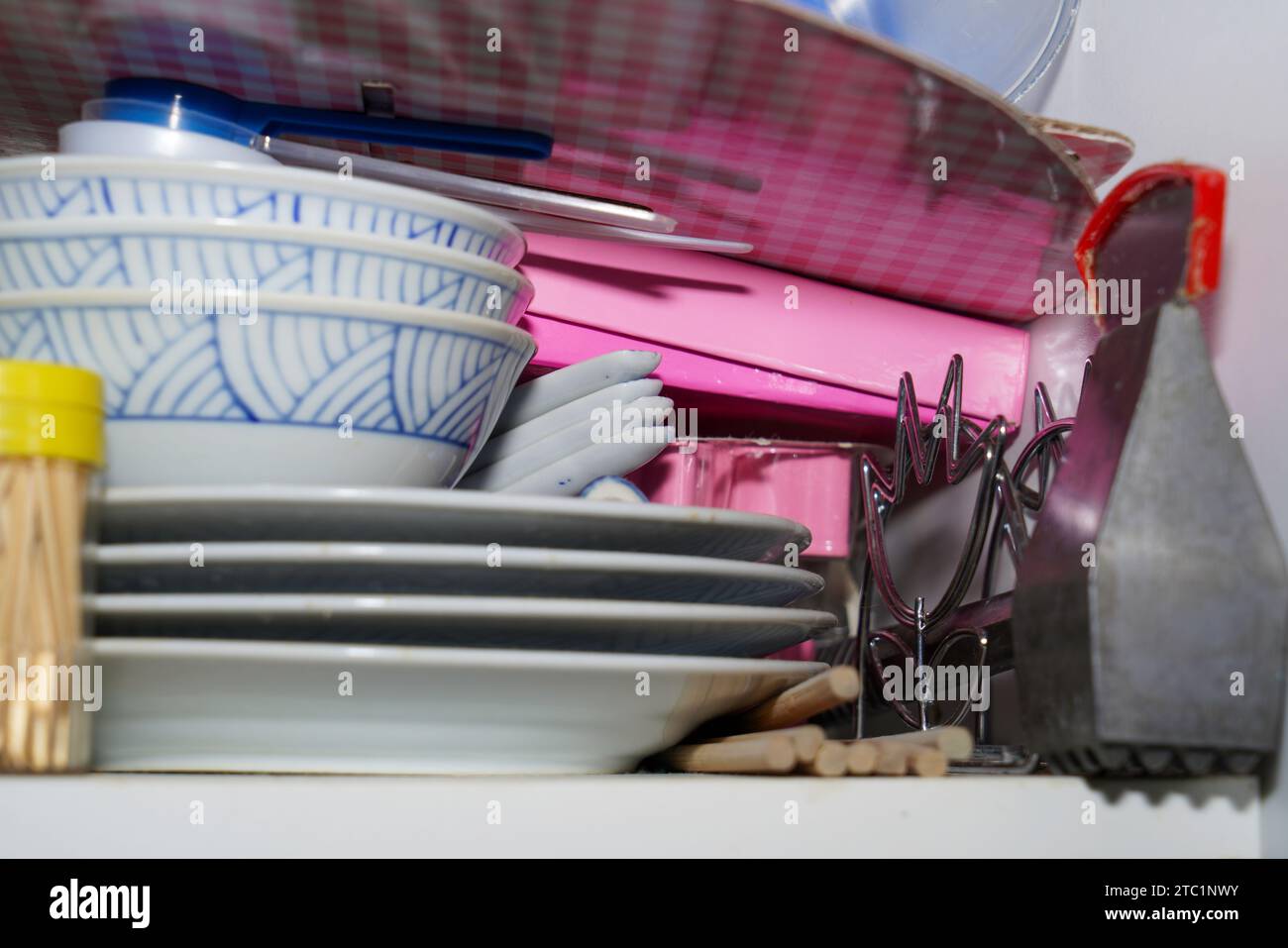 Kitchen box with dishes, plates, cups and glasses in detail Stock Photo ...