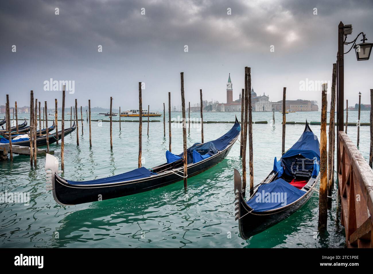 Gondolas venetian landscape hi-res stock photography and images - Alamy