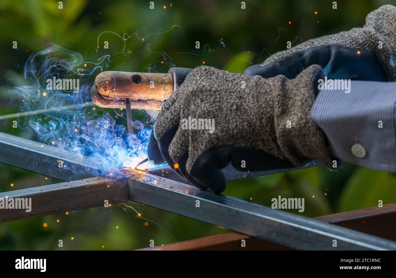 Shielded metal arc welding hi-res stock photography and images - Alamy