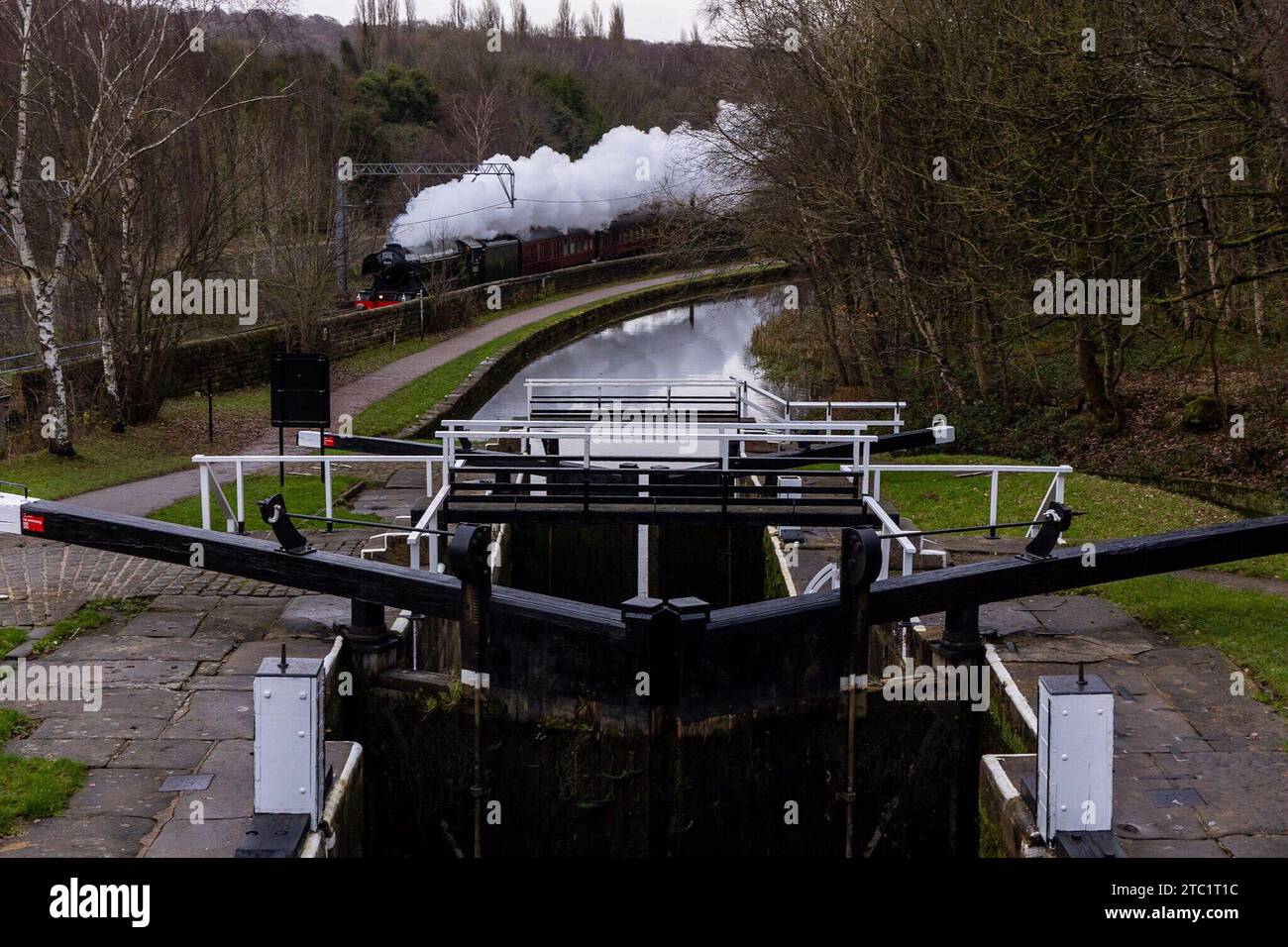 Leeds, UK, 10 Dec 2023, UK Weather. LNER A3 60103 ‘Flying Scotsman ...