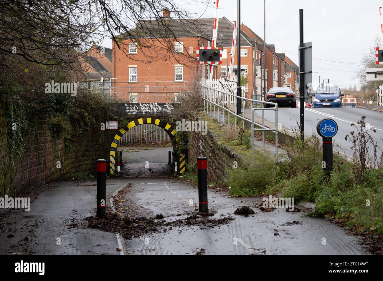 Pedestrian crossing uk hi-res stock photography and images - Alamy