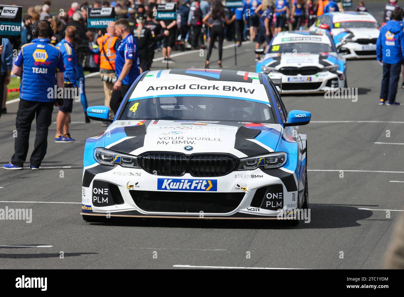 4 Colin Turkington WSR Team BMW 330i and 33 Adam Morgan WSR Team BMW ...