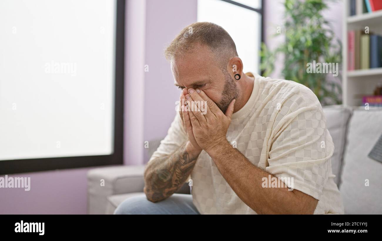 Attractive guy crying hi-res stock photography and images - Alamy