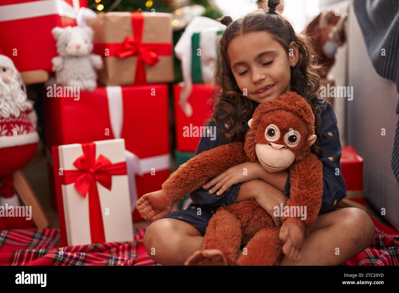 Female monkey doll hi-res stock photography and images - Alamy