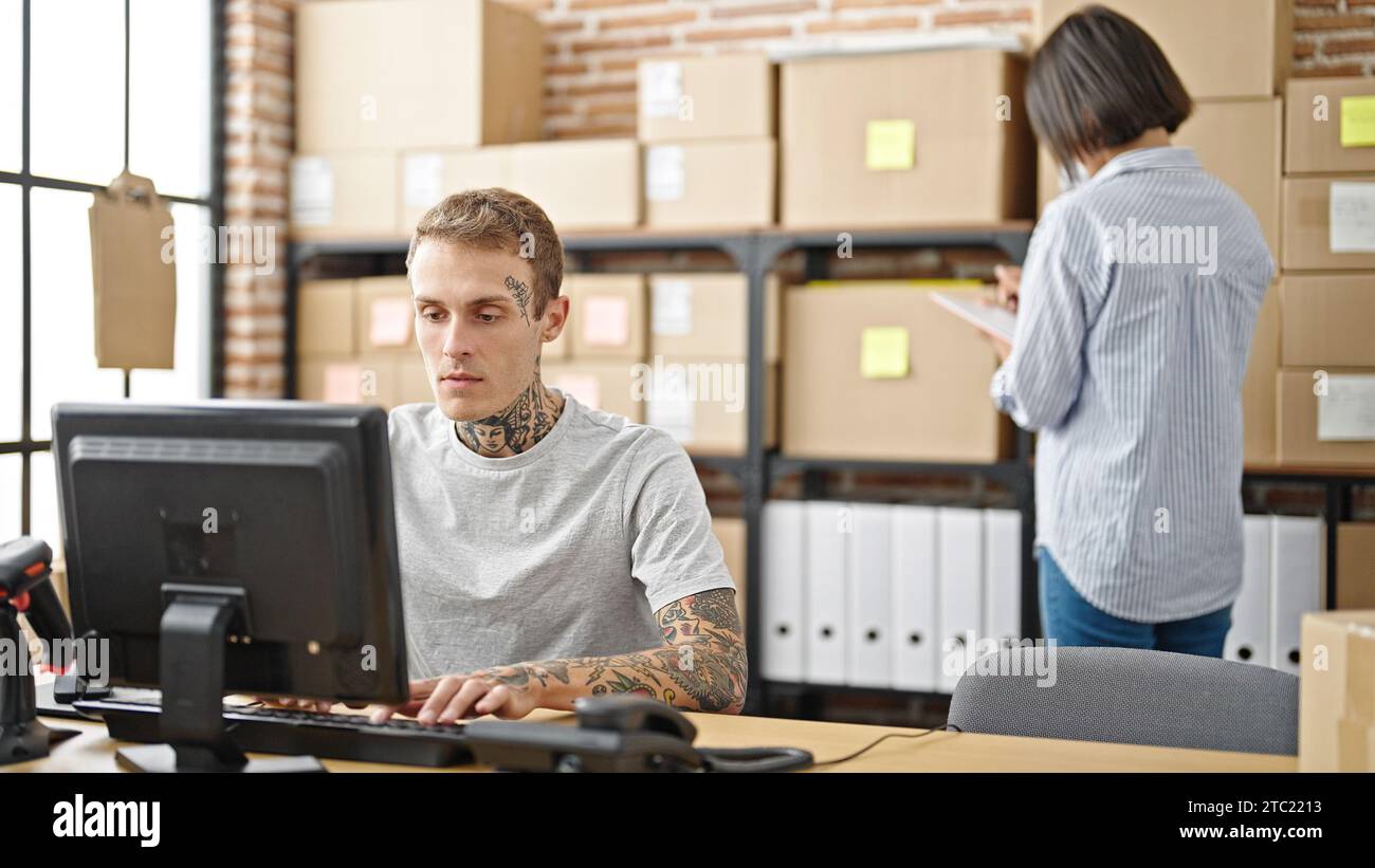 Taking notes office workers hi-res stock photography and images - Alamy