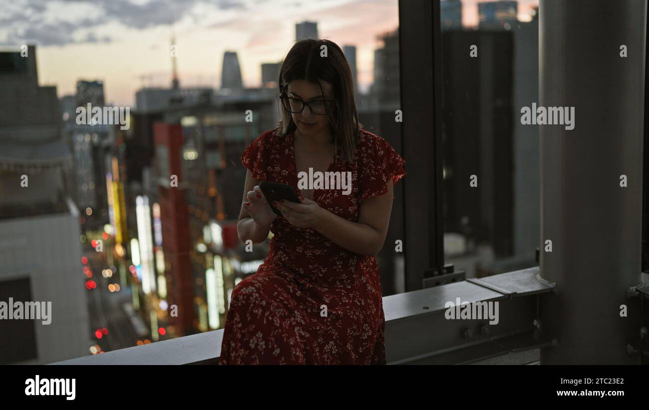 Woman looking over the top of her glasses hi-res stock photography and ...