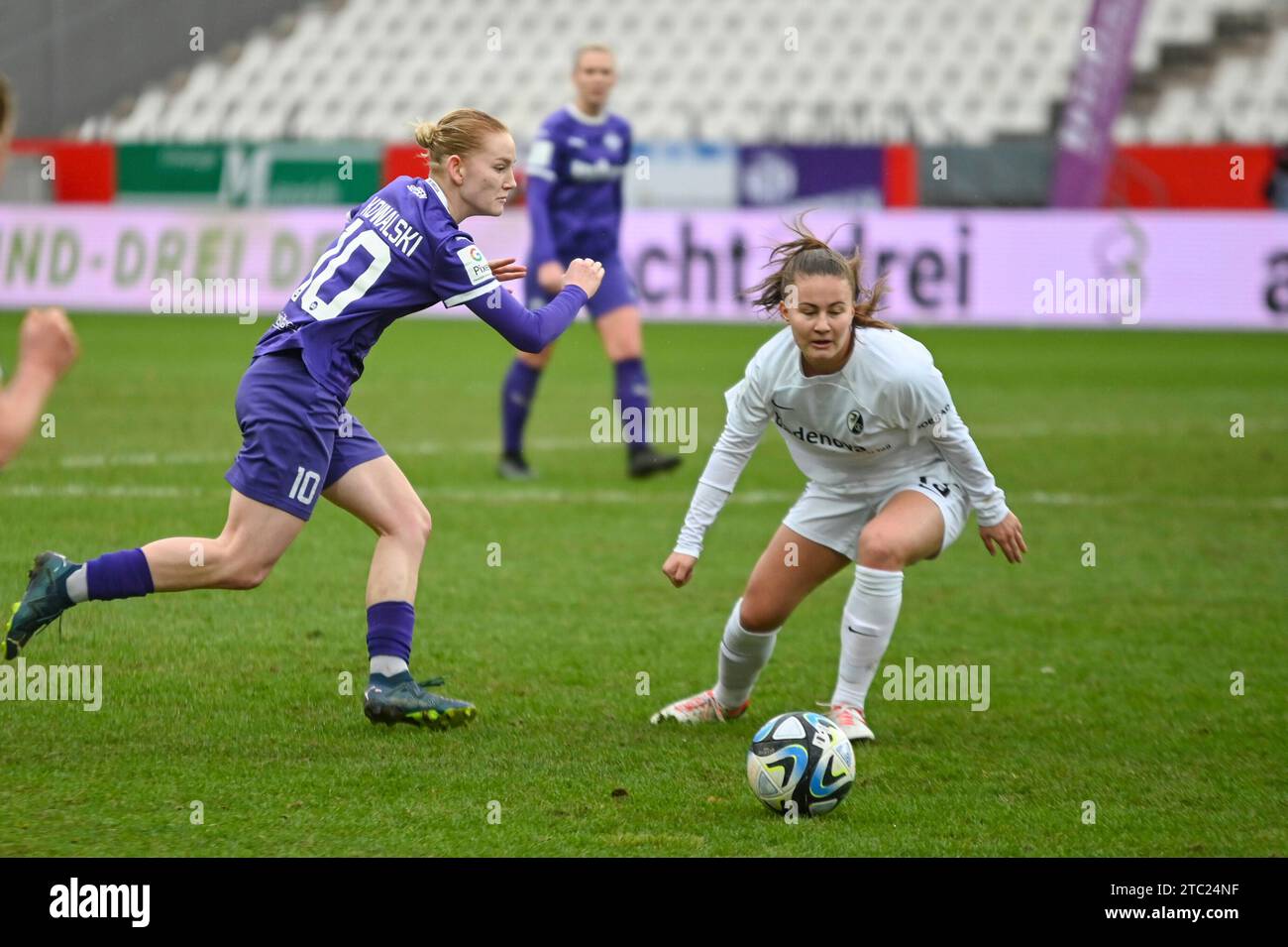 Essen, Deutschland. 09th Dec, 2023. Natasha Kowalski (SGS Essen) gegen ...