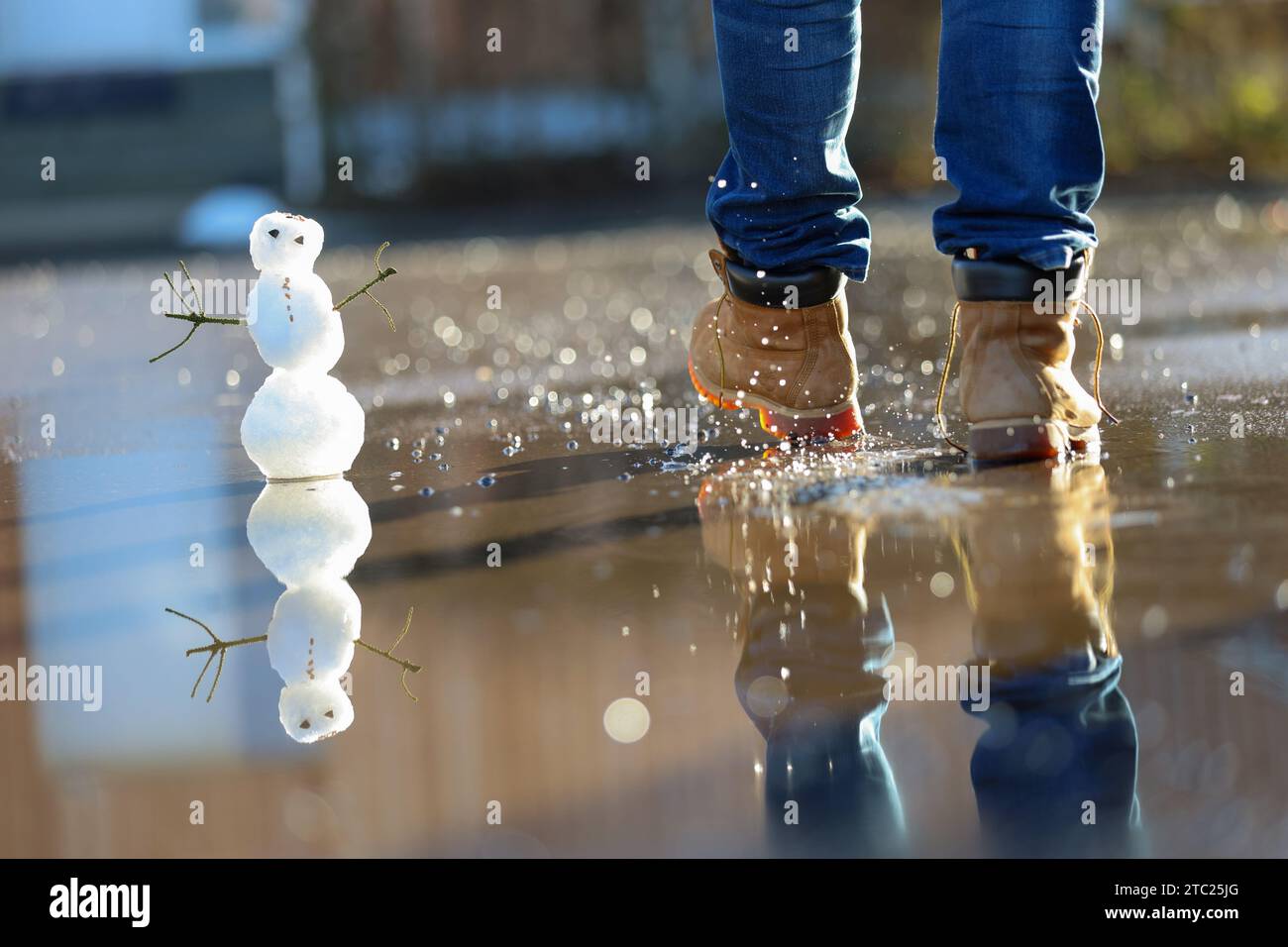 10 December 2023, Baden-Württemberg, Dürmentingen: A man walks through ...