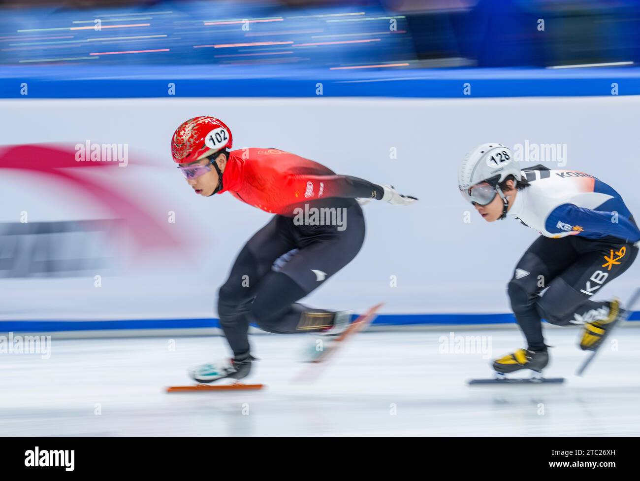 Beijing, China. 10th Dec, 2023. Sun Long (L) of China and Seo Yi Ra of ...