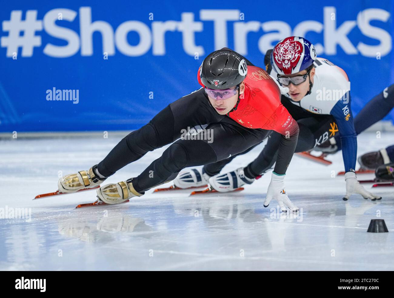 Beijing, China. 10th Dec, 2023. Liu Shaoang (L) of China and Jang ...