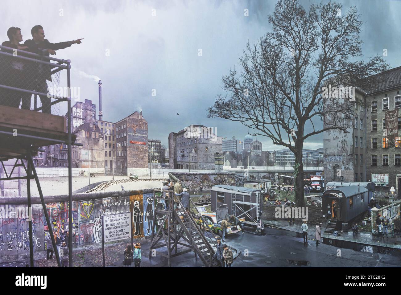 Checkpoint charlie 1980s hi-res stock photography and images - Alamy